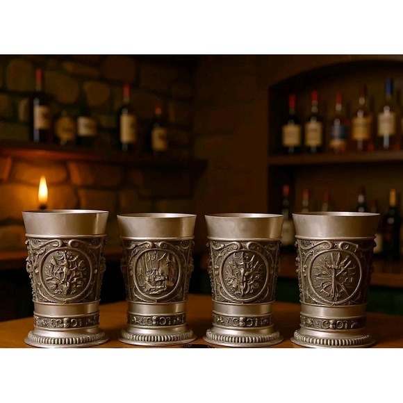 The Unbranded Brand | Dining | 4 Set Vintage Hunter Beaker Cordial Cups ...